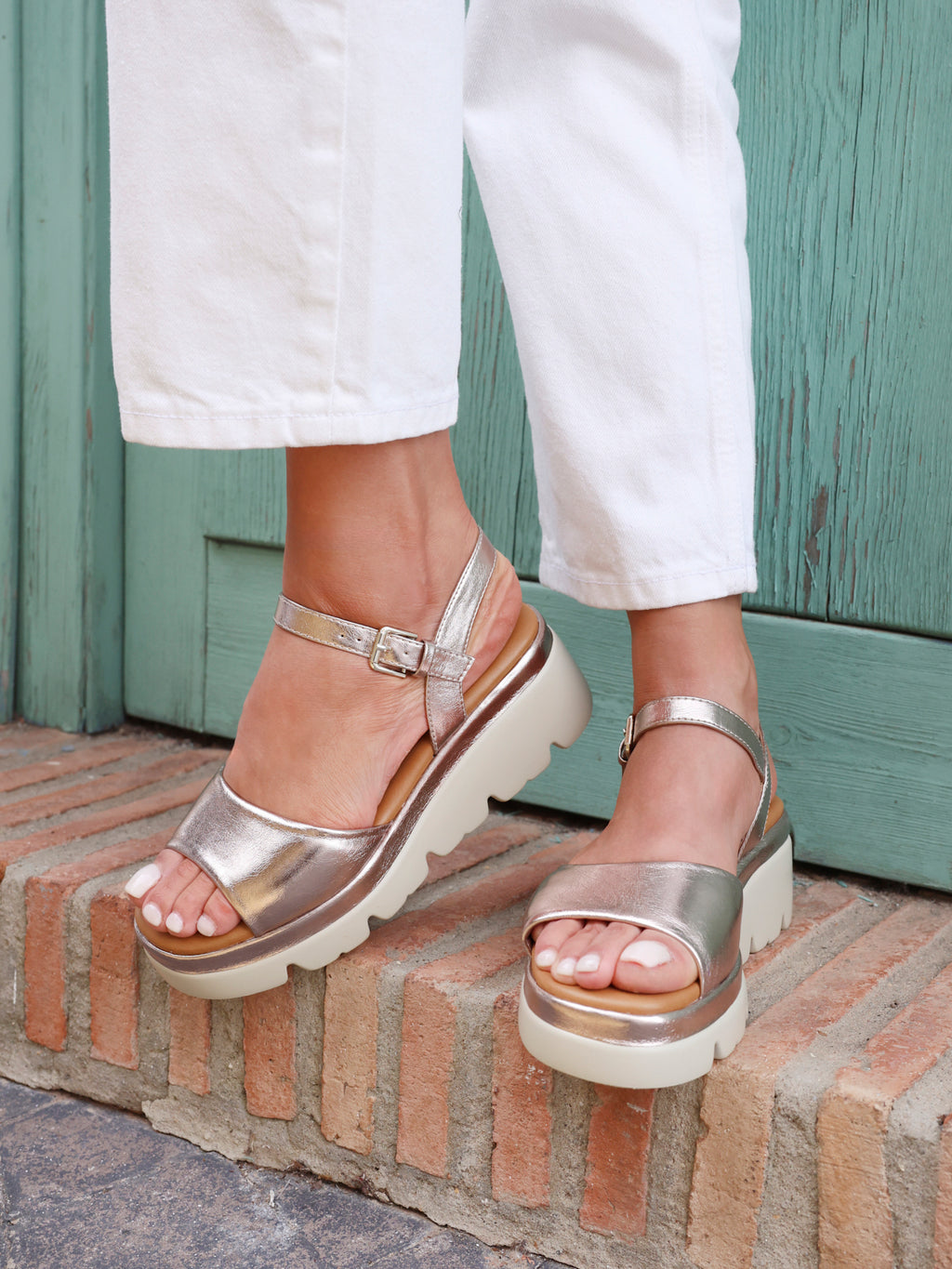 Rose Gold Faux Leather Platform Cleated Sole Flatform Sandal – Linzi