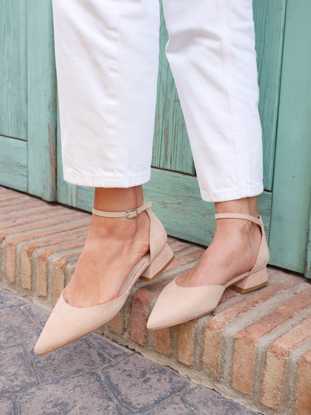 Wide Fit Nude Faux Suede Low Block Court Heel – Linzi