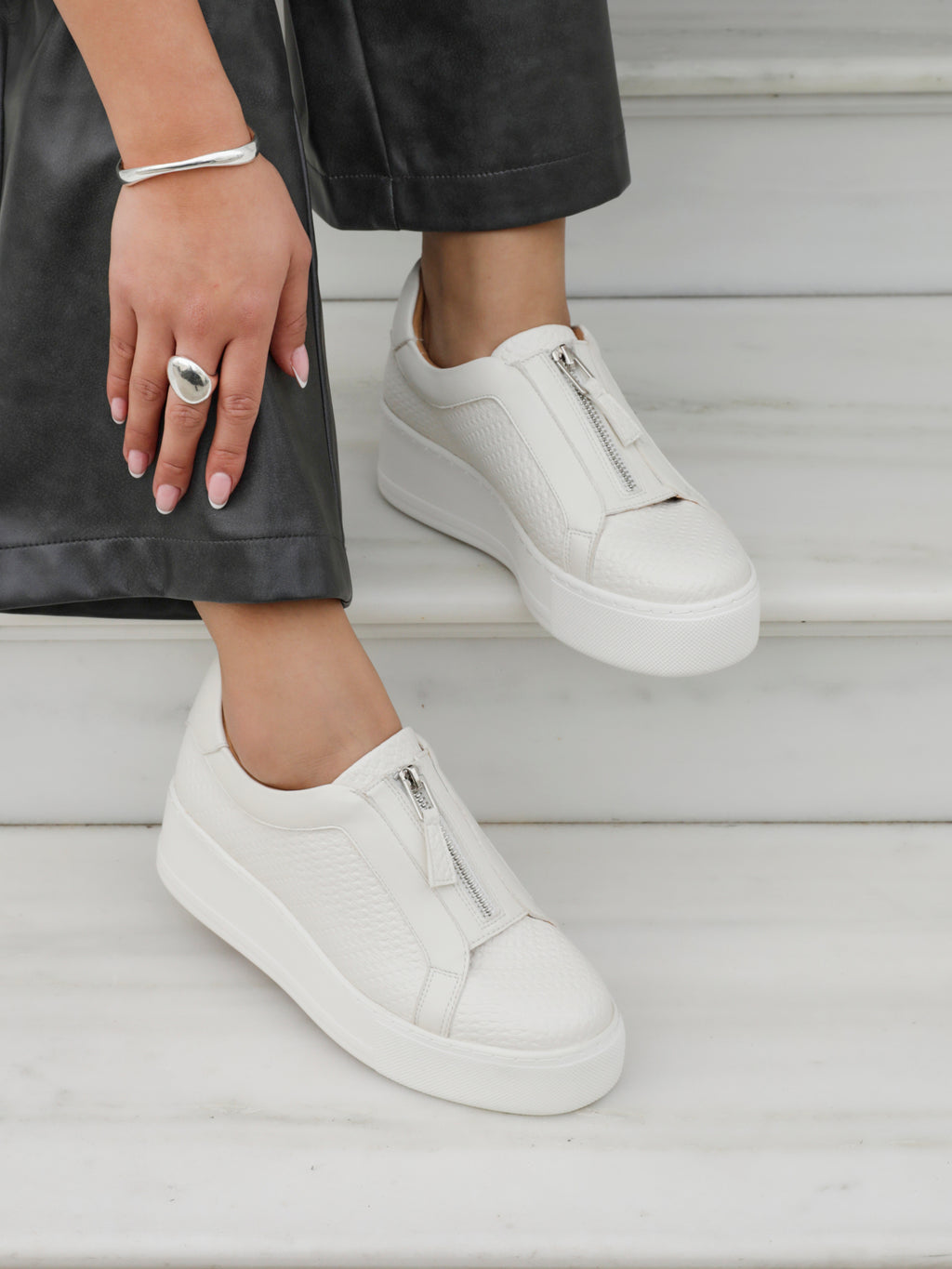 White Faux Leather Platform Trainer With Front Zip Detail – Linzi