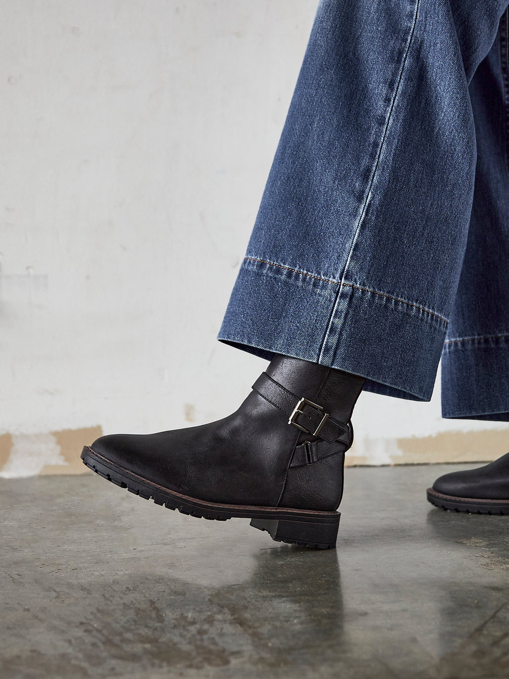 Wide Fit Black Nubuck Ankle Boot With Buckle Detail – Linzi